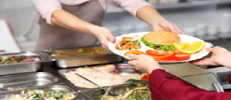 Une mère apprend que le camarade de classe de son fils mange les restes ...